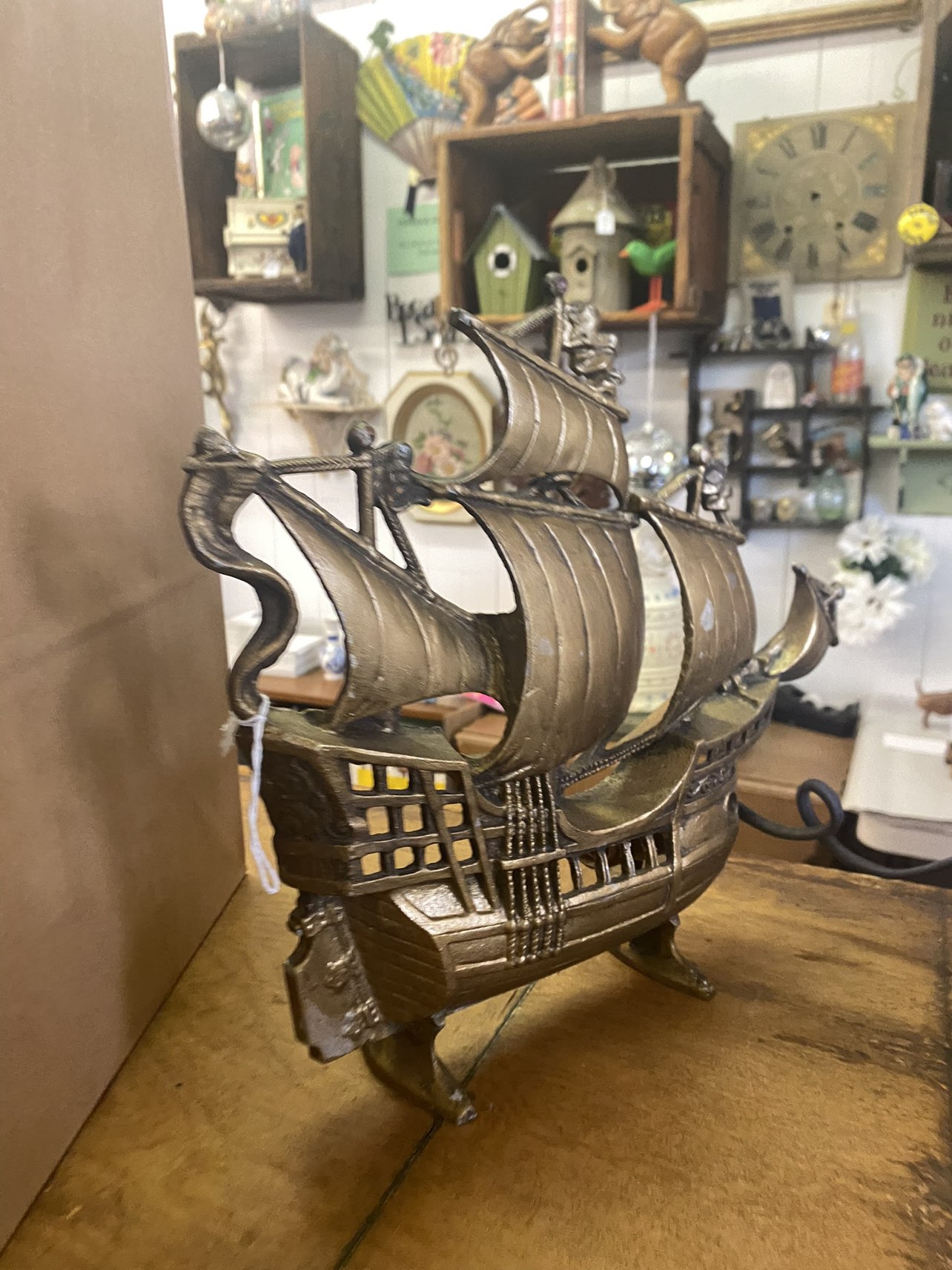 #freecycle Vintage table lamp with bulb | Karrot