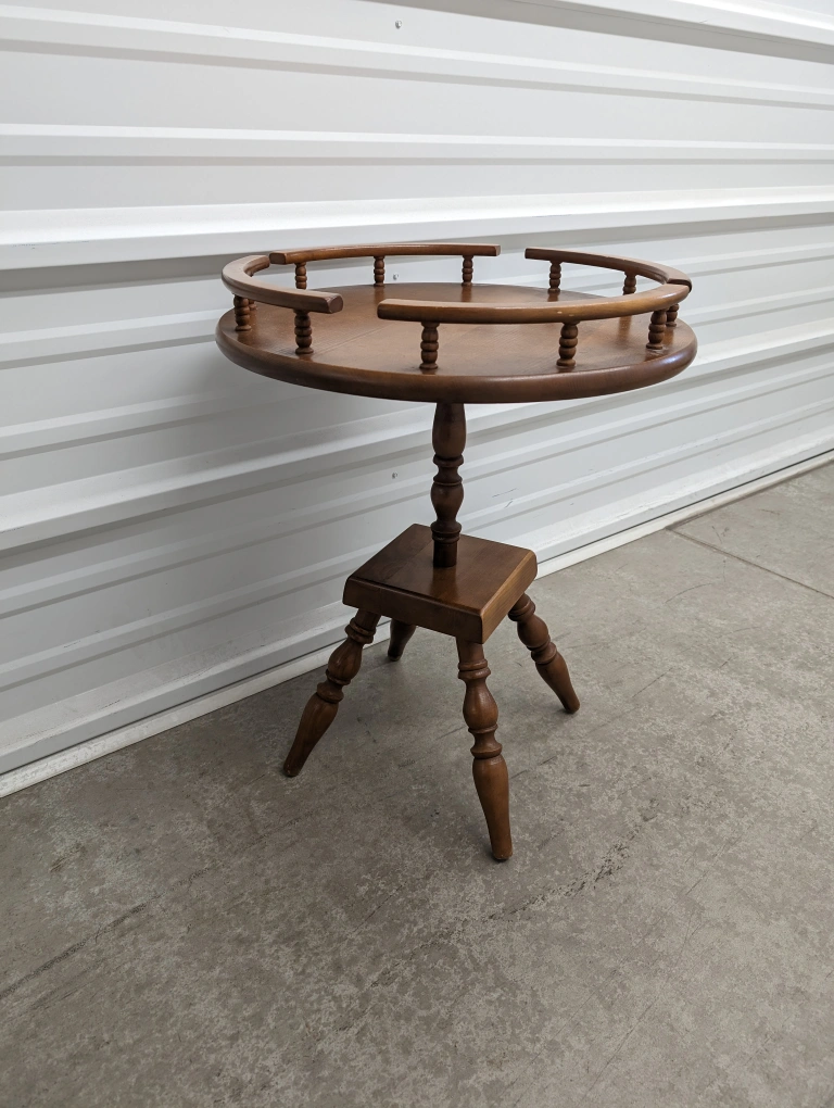 VINTAGE MCM Maple End Table w/Gallery Segunda California | Karrot