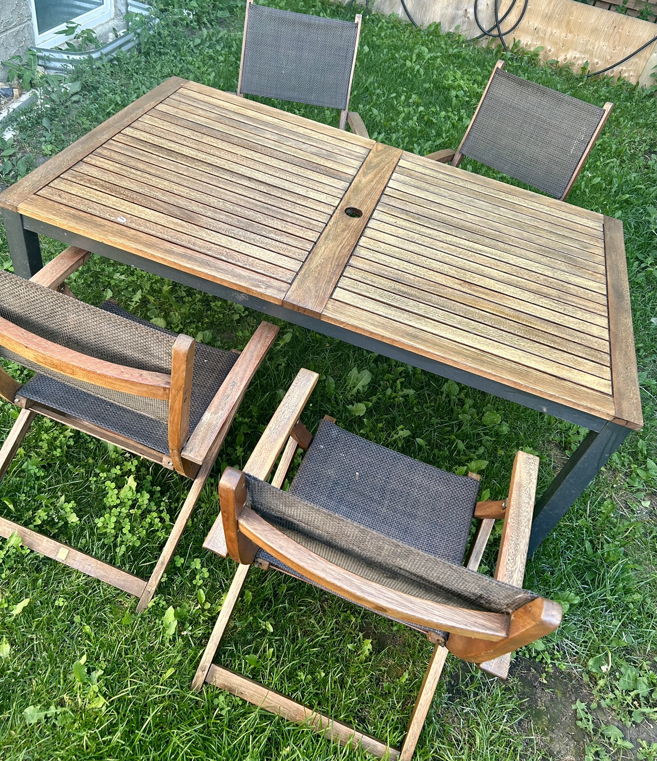 Danish maker Scancom teak patio set | Karrot
