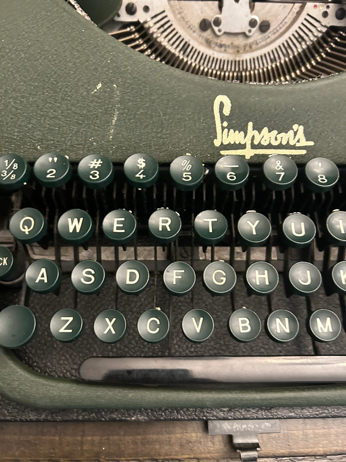 Vintage Simpson’s Canadian rare Typewriter w case | Karrot