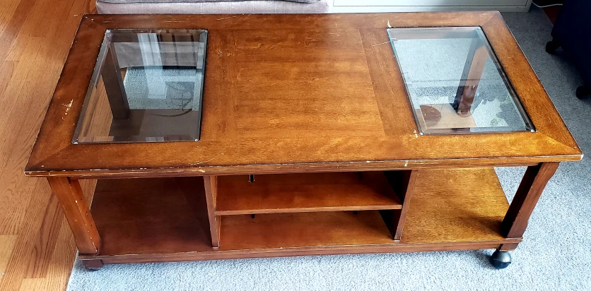 Center table with wheels | Karrot